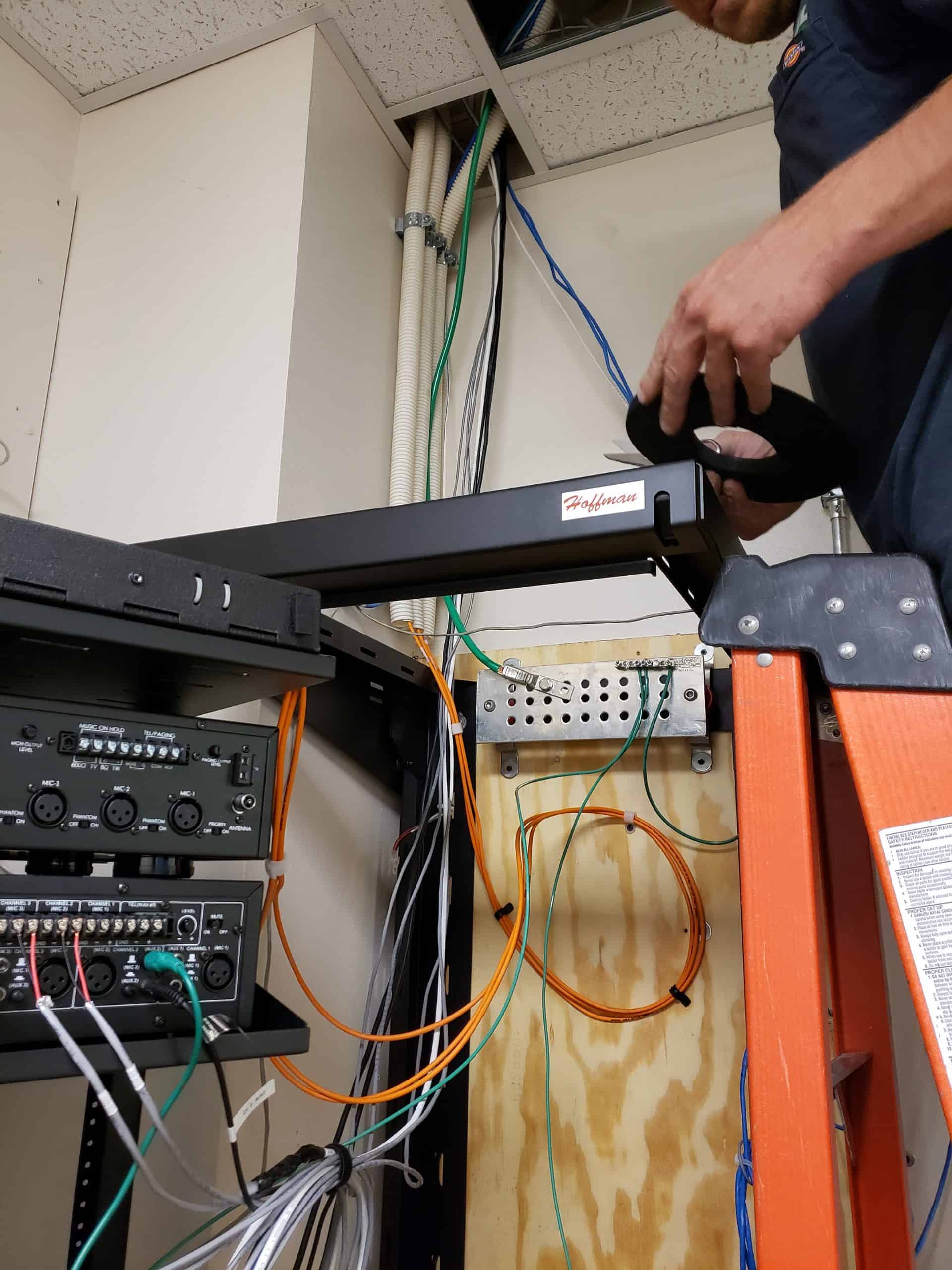 Project Gallery : Kelley Communications Before & After Pictues